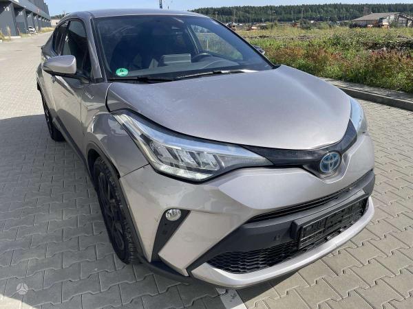 Grey Toyota C-HR 2022 in Vilnius, with an engine capacity of 2.00 L and mileage of 130 thousand km for 12999 €, photo 9 on AUTOMOTO.COM.LV