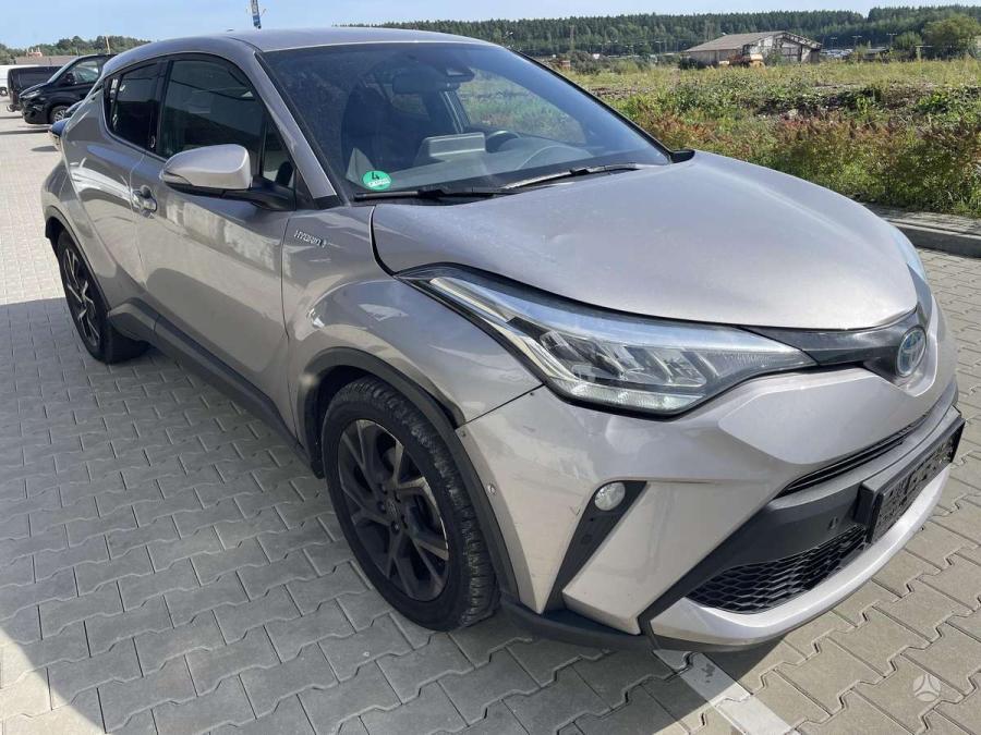 Серый Тойота C-HR 2022 в Вильнюс, объемом двигателя 2.00 л и пробегом 130 тыс. км за 12999 €, фото 10 на AUTOMOTO.COM.LV