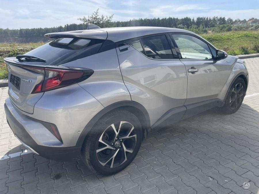 Серый Тойота C-HR 2022 в Вильнюс, объемом двигателя 2.00 л и пробегом 130 тыс. км за 12999 €, фото 14 на AUTOMOTO.COM.LV