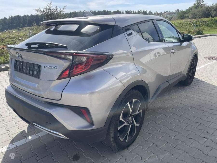 Серый Тойота C-HR 2022 в Вильнюс, объемом двигателя 2.00 л и пробегом 130 тыс. км за 12999 €, фото 15 на AUTOMOTO.COM.LV
