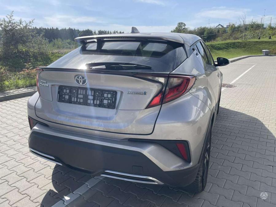 Серый Тойота C-HR 2022 в Вильнюс, объемом двигателя 2.00 л и пробегом 130 тыс. км за 12999 €, фото 16 на AUTOMOTO.COM.LV