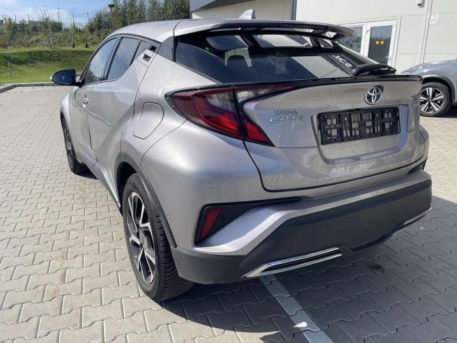 Серый Тойота C-HR 2022 в Вильнюс, объемом двигателя 2.00 л и пробегом 130 тыс. км за 12999 €, фото 18 на AUTOMOTO.COM.LV