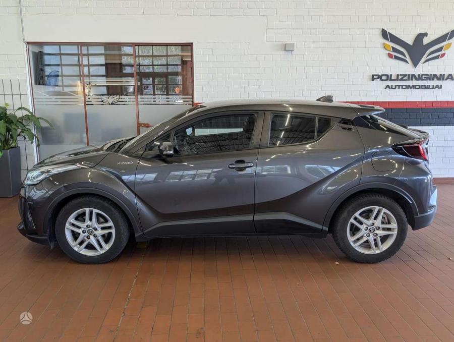 Pelēks Toyota C-HR 2022 Kauņa, ar dzinēja tilpumu 1.80 L un nobraukumu 70 tūkst. km par 20900 €, foto 6 vietnē AUTOMOTO.COM.LV