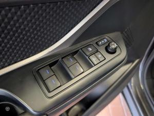 Pelēks Toyota C-HR 2022 Kauņa, ar dzinēja tilpumu 1.80 L un nobraukumu 70 tūkst. km par 20900 €, foto 10 vietnē AUTOMOTO.COM.LV