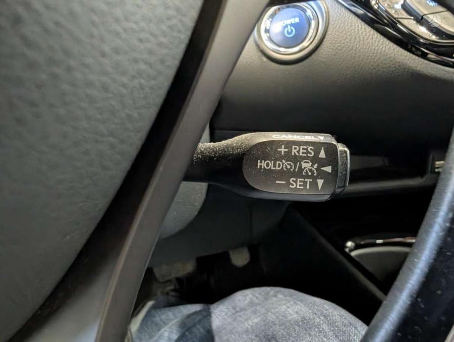 Pelēks Toyota C-HR 2022 Kauņa, ar dzinēja tilpumu 1.80 L un nobraukumu 70 tūkst. km par 20900 €, foto 13 vietnē AUTOMOTO.COM.LV