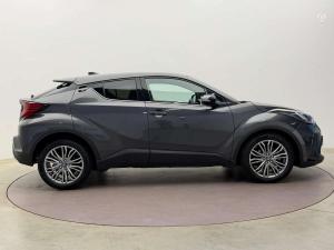 Серый Тойота C-HR 2022 в Паневежис, объемом двигателя 1.80 л и пробегом 79 тыс. км за 23990 €, фото 5 на AUTOMOTO.COM.LV