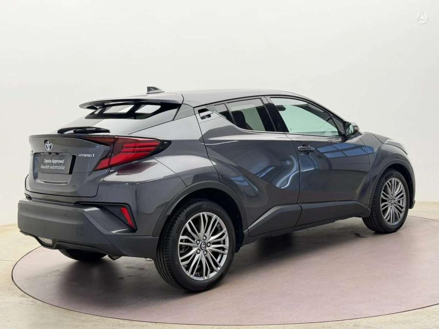Серый Тойота C-HR 2022 в Паневежис, объемом двигателя 1.80 л и пробегом 79 тыс. км за 23990 €, фото 9 на AUTOMOTO.COM.LV