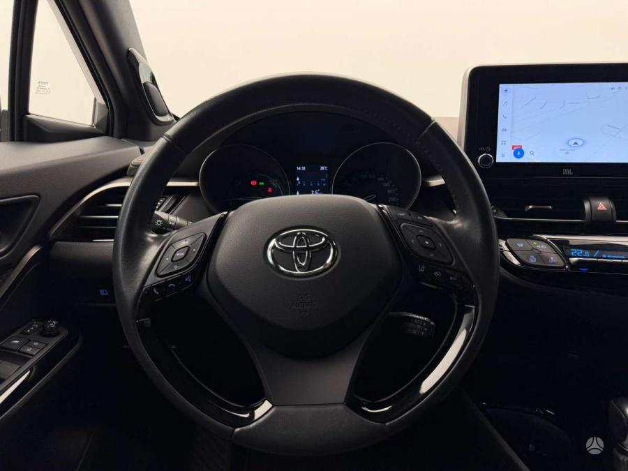 Серый Тойота C-HR 2022 в Паневежис, объемом двигателя 1.80 л и пробегом 79 тыс. км за 23990 €, фото 20 на AUTOMOTO.COM.LV