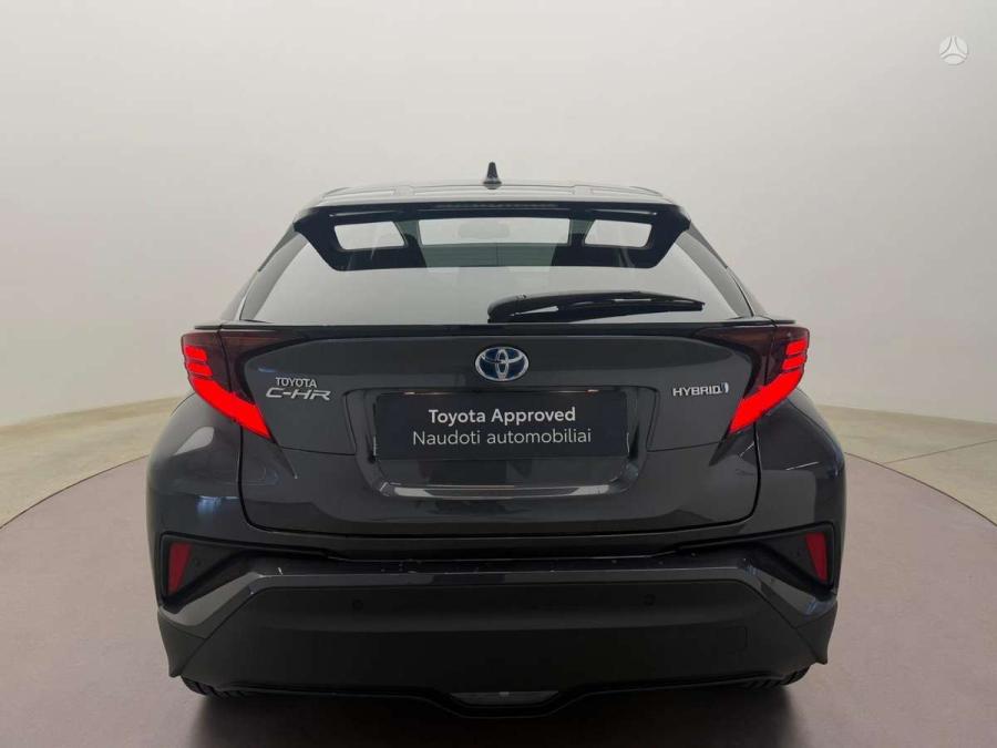 Серый Тойота C-HR 2022 в Паневежис, объемом двигателя 1.80 л и пробегом 79 тыс. км за 23990 €, фото 38 на AUTOMOTO.COM.LV