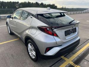 Серый Тойота C-HR 2022 в Вильнюс, объемом двигателя 1.80 л и пробегом 74 тыс. км за 20500 €, фото 6 на AUTOMOTO.COM.LV
