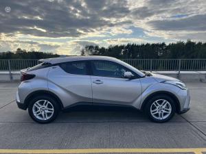 Серый Тойота C-HR 2022 в Вильнюс, объемом двигателя 1.80 л и пробегом 74 тыс. км за 20500 €, фото 11 на AUTOMOTO.COM.LV