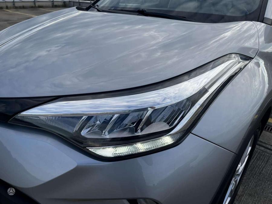 Серый Тойота C-HR 2022 в Вильнюс, объемом двигателя 1.80 л и пробегом 74 тыс. км за 20500 €, фото 12 на AUTOMOTO.COM.LV
