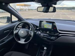 Серый Тойота C-HR 2022 в Вильнюс, объемом двигателя 1.80 л и пробегом 74 тыс. км за 20500 €, фото 22 на AUTOMOTO.COM.LV