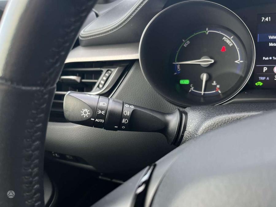 Серый Тойота C-HR 2022 в Вильнюс, объемом двигателя 1.80 л и пробегом 74 тыс. км за 20500 €, фото 35 на AUTOMOTO.COM.LV