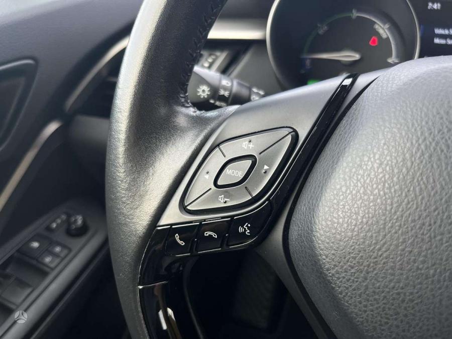 Серый Тойота C-HR 2022 в Вильнюс, объемом двигателя 1.80 л и пробегом 74 тыс. км за 20500 €, фото 37 на AUTOMOTO.COM.LV