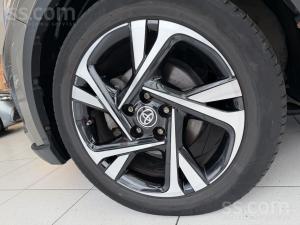 Серый Тойота C-HR 2022 в Рига, объемом двигателя 2.00 л и пробегом 75 тыс. км за 24500 €, фото 8 на AUTOMOTO.COM.LV