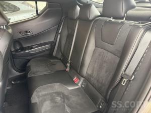 Серый Тойота C-HR 2022 в Рига, объемом двигателя 2.00 л и пробегом 75 тыс. км за 24500 €, фото 10 на AUTOMOTO.COM.LV