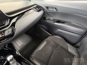 Серый Тойота C-HR 2022 в Рига, объемом двигателя 2.00 л и пробегом 75 тыс. км за 24500 €, фото 12 на AUTOMOTO.COM.LV
