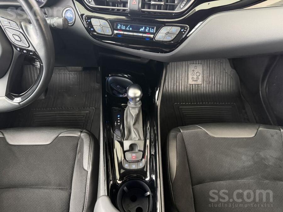 Серый Тойота C-HR 2022 в Рига, объемом двигателя 2.00 л и пробегом 75 тыс. км за 24500 €, фото 21 на AUTOMOTO.COM.LV