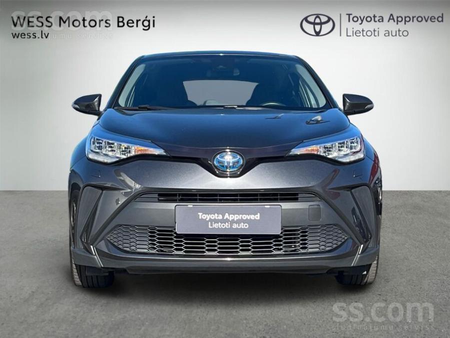 Серый Тойота C-HR 2022 в Рига, объемом двигателя 1.80 л и пробегом 49 тыс. км за 21490 €, фото 6 на AUTOMOTO.COM.LV