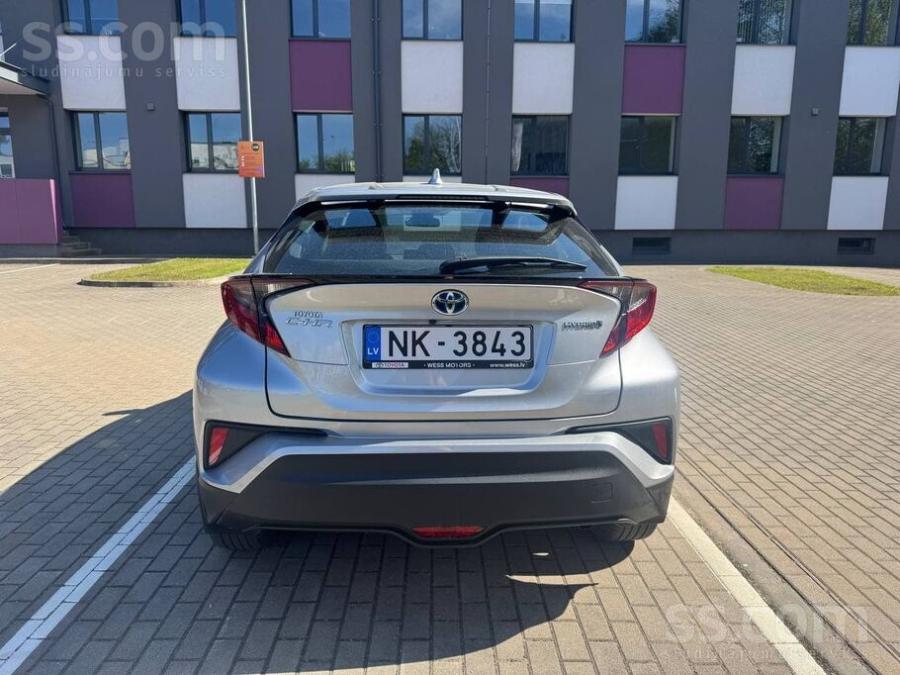 Pelēks Toyota C-HR 2023 Rīga, ar dzinēja tilpumu 1.80 L un nobraukumu 59 tūkst. km par 23450 €, foto 7 vietnē AUTOMOTO.COM.LV