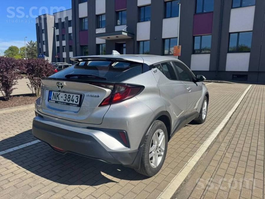 Pelēks Toyota C-HR 2023 Rīga, ar dzinēja tilpumu 1.80 L un nobraukumu 59 tūkst. km par 23450 €, foto 8 vietnē AUTOMOTO.COM.LV