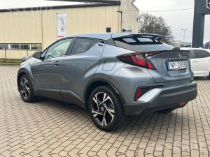 Серый Тойота C-HR 2023 в Лиепая, объемом двигателя 1.80 л и пробегом 50 тыс. км за 23400 €, фото 3 на AUTOMOTO.COM.LV