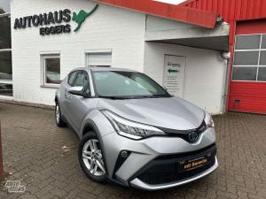 Pelēks Toyota C-HR 2023 Kauņa, ar dzinēja tilpumu 1.80 L un nobraukumu 26 tūkst. km par 25825 €, foto  vietnē AUTOMOTO.COM.LV