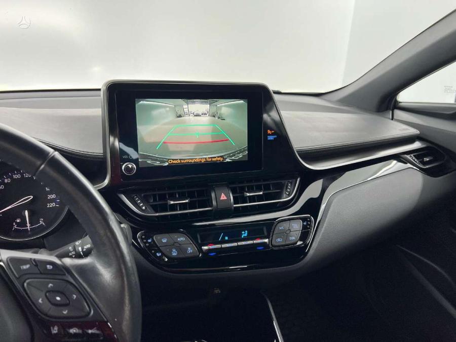 Grey Toyota C-HR 2023 in Vilnius, with an engine capacity of 1.80 L and mileage of 51 thousand km for 22900 €, photo 12 on AUTOMOTO.COM.LV