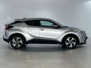 Grey Toyota C-HR 2023 in Vilnius, with an engine capacity of 1.80 L and mileage of 51 thousand km for 22900 €, photo 14 on AUTOMOTO.COM.LV