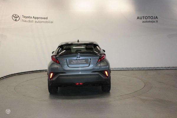 Grey Toyota C-HR 2023 in Kaunas, with an engine capacity of 1.80 L and mileage of 156 thousand km for 21900 €, photo 4 on AUTOMOTO.COM.LV