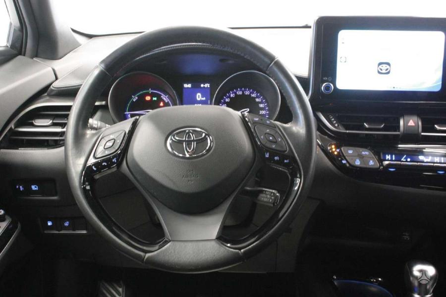 Grey Toyota C-HR 2023 in Kaunas, with an engine capacity of 1.80 L and mileage of 156 thousand km for 21900 €, photo 12 on AUTOMOTO.COM.LV