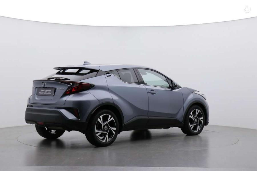 Серый Тойота C-HR 2023 в Вильнюс, объемом двигателя 1.80 л и пробегом 65 тыс. км за 22900 €, фото 3 на AUTOMOTO.COM.LV