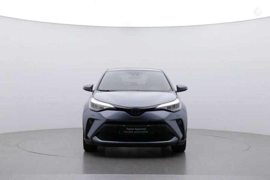 Серый Тойота C-HR 2023 в Вильнюс, объемом двигателя 1.80 л и пробегом 65 тыс. км за 22900 €, фото 6 на AUTOMOTO.COM.LV