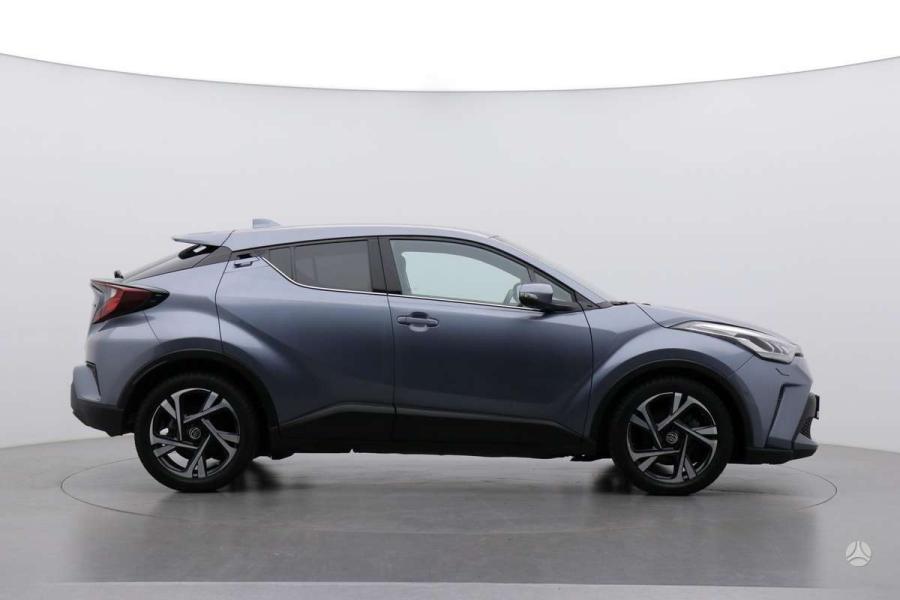 Серый Тойота C-HR 2023 в Вильнюс, объемом двигателя 1.80 л и пробегом 65 тыс. км за 22900 €, фото 17 на AUTOMOTO.COM.LV