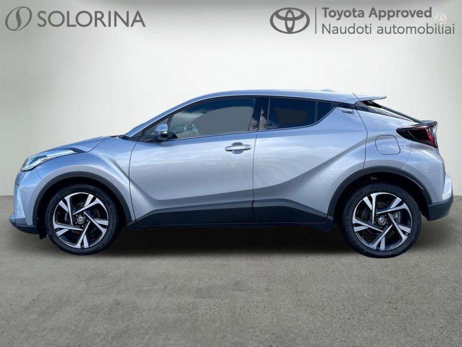 Серый Тойота C-HR 2023 в Клайпеда, объемом двигателя 1.80 л и пробегом 53 тыс. км за 22900 €, фото 3 на AUTOMOTO.COM.LV