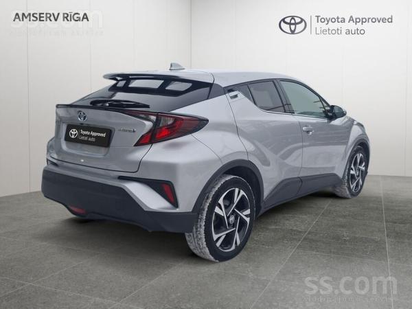 Grey Toyota C-HR 2023 in Riga, with an engine capacity of 1.80 L and mileage of 50 thousand km for 22900 €, photo 2 on AUTOMOTO.COM.LV