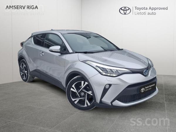 Grey Toyota C-HR 2023 in Riga, with an engine capacity of 1.80 L and mileage of 50 thousand km for 22900 €, photo 3 on AUTOMOTO.COM.LV