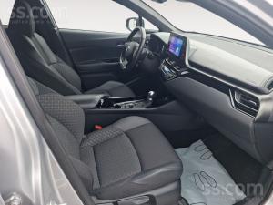 Pelēks Toyota C-HR 2023 Rīga, ar dzinēja tilpumu 1.80 L un nobraukumu 50 tūkst. km par 22900 €, foto 11 vietnē AUTOMOTO.COM.LV