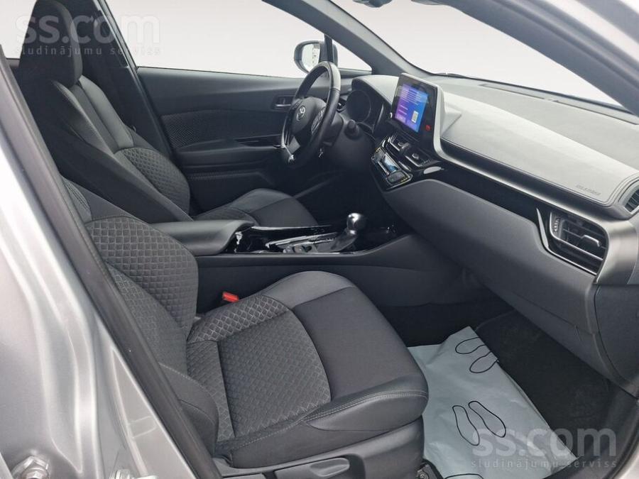 Pelēks Toyota C-HR 2023 Rīga, ar dzinēja tilpumu 1.80 L un nobraukumu 50 tūkst. km par 22900 €, foto 11 vietnē AUTOMOTO.COM.LV