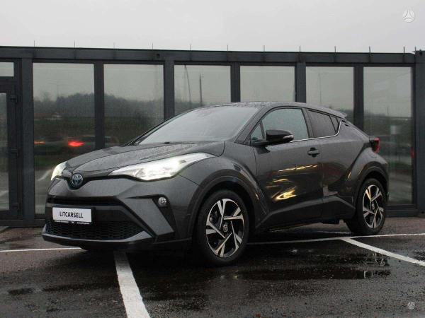 Pelēks Toyota C-HR 2023 Viļņa, ar dzinēja tilpumu 1.80 L un nobraukumu 146 tūkst. km par 21450 €, foto 1 vietnē AUTOMOTO.COM.LV
