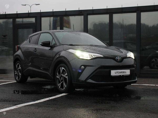 Pelēks Toyota C-HR 2023 Viļņa, ar dzinēja tilpumu 1.80 L un nobraukumu 146 tūkst. km par 21450 €, foto 2 vietnē AUTOMOTO.COM.LV