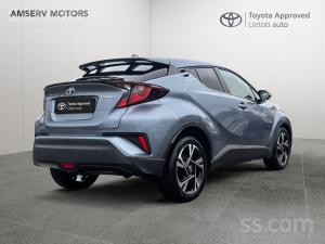 Pelēks Toyota C-HR 2023 Rīga, ar dzinēja tilpumu 1.80 L un nobraukumu 48 tūkst. km par 22900 €, foto 3 vietnē AUTOMOTO.COM.LV