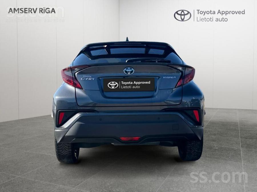 Pelēks Toyota C-HR 2023 Rīga, ar dzinēja tilpumu 1.80 L un nobraukumu 49 tūkst. km par 22900 €, foto 5 vietnē AUTOMOTO.COM.LV