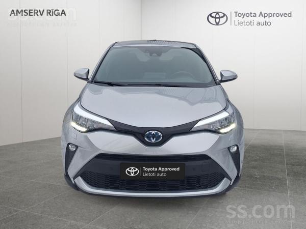 Серый Тойота C-HR 2023 в Рига, объемом двигателя 1.80 л и пробегом 50 тыс. км за 22900 €, фото 5 на AUTOMOTO.COM.LV