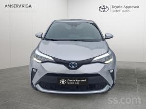 Серый Тойота C-HR 2023 в Рига, объемом двигателя 1.80 л и пробегом 50 тыс. км за 22900 €, фото 6 на AUTOMOTO.COM.LV