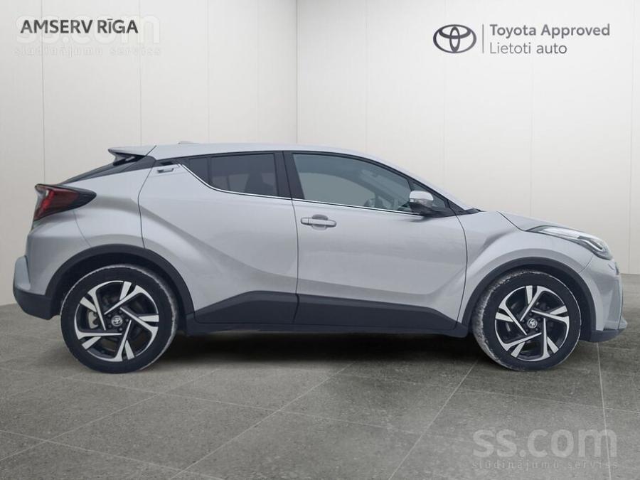 Серый Тойота C-HR 2023 в Рига, объемом двигателя 1.80 л и пробегом 50 тыс. км за 22900 €, фото 8 на AUTOMOTO.COM.LV