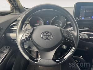 Grey Toyota C-HR 2023 in Riga, with an engine capacity of 1.80 L and mileage of 48 thousand km for 22900 €, photo 10 on AUTOMOTO.COM.LV
