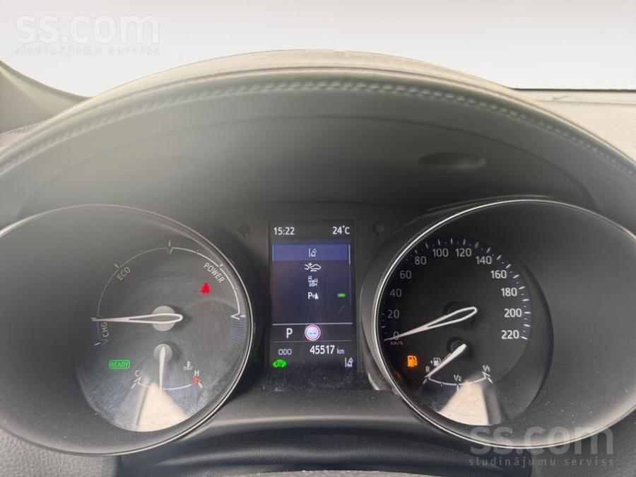 Grey Toyota C-HR 2023 in Riga, with an engine capacity of 1.80 L and mileage of 46 thousand km for 22900 €, photo 12 on AUTOMOTO.COM.LV