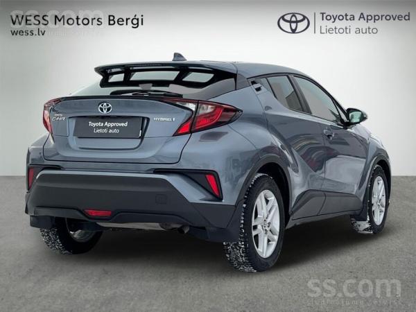 Grey Toyota C-HR 2023 in Riga, with an engine capacity of 1.80 L and mileage of 62 thousand km for 21990 €, photo 2 on AUTOMOTO.COM.LV